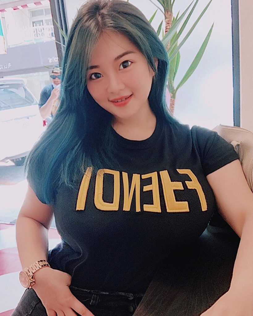 Chloefit0612 - Sexy Busty Taiwanese - Fapdungeon